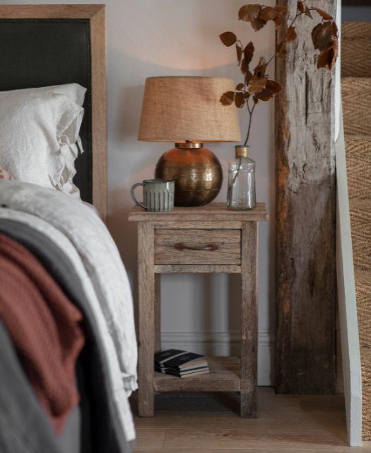 Expert Tips for Choosing the Perfect Bedside Table